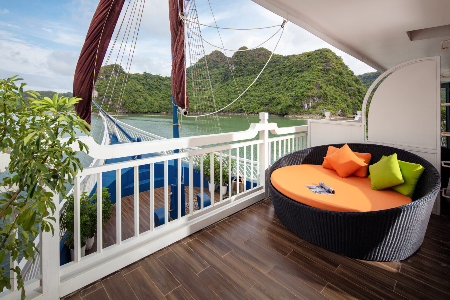 Amanda Luxury Cruise 2 days/1 night - Amanda Cruises Halong Bay