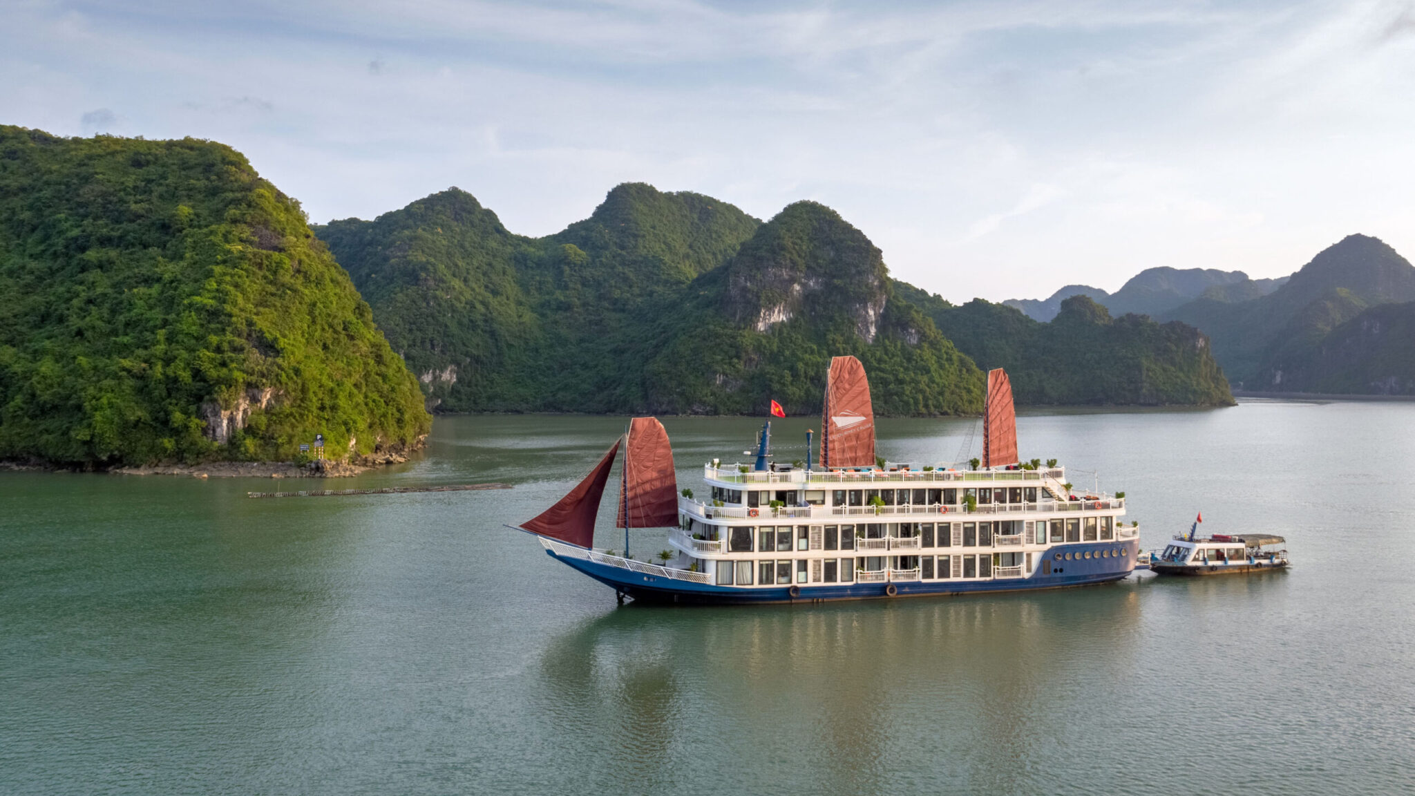 Amanda Luxury Cruise 2 days/1 night - Amanda Cruises Halong Bay